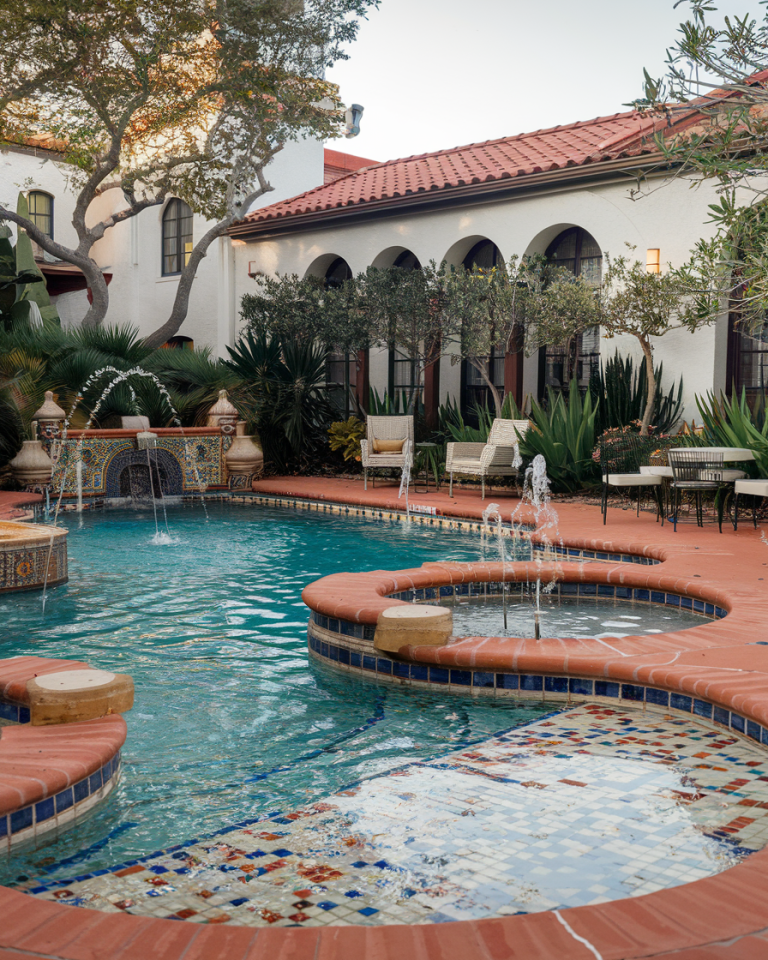 Outdoor Pool Designs 2025 – 37 Stunning Ideas for a Luxury, Minimalist ...