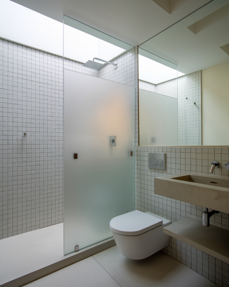 29 Half Wall Shower Ideas 2025 for Walk-In Designs, Master Baths, and ...