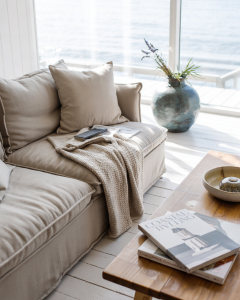 38 Coastal Living Room Ideas with Rugs Furniture and Paint Colors for a ...