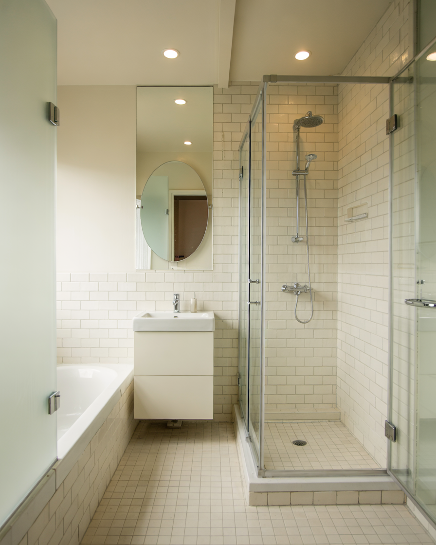 Small Bathroom Ideas 2025 with Smart Storage Modern Touches and Bold ...