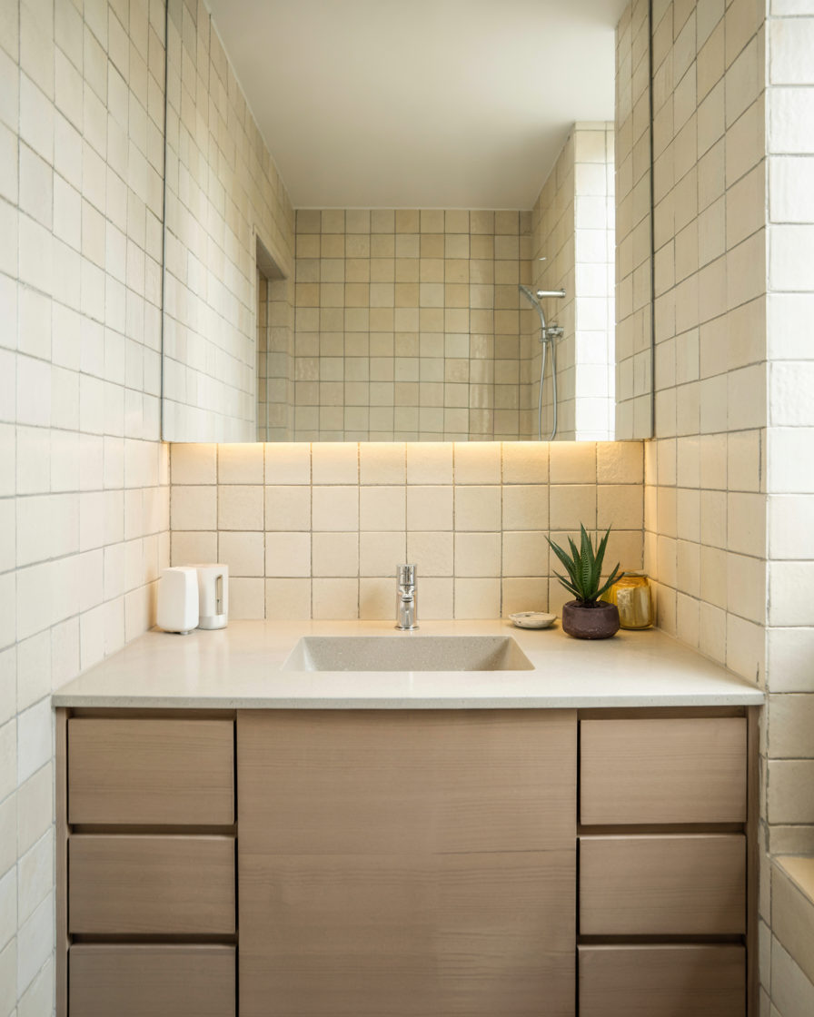 41 Small Bathroom Design Ideas 2025 for Modern, Rustic, Budget-Friendly ...